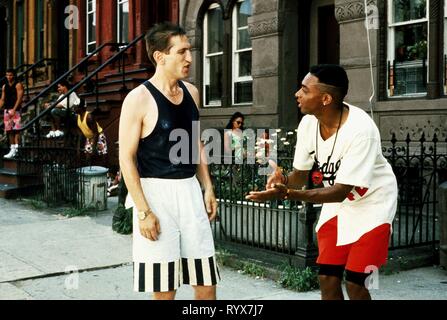 DO THE RIGHT THING (1989) SPIKE LEE, DANNY AIELLO DRTG 001 Stock Photo ...