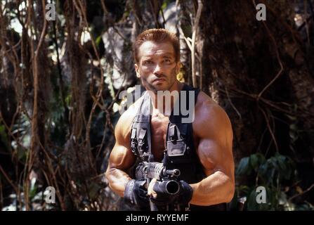 ARNOLD SCHWARZENEGGER, PREDATOR, 1987 Stock Photo - Alamy