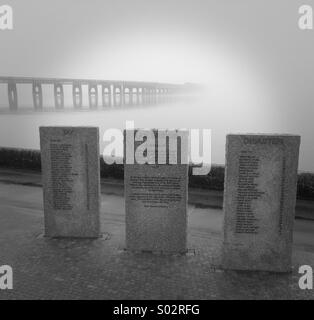 Memorial to the Tay Rail Bridge Disaster of 28 December 1879. Dundee ...