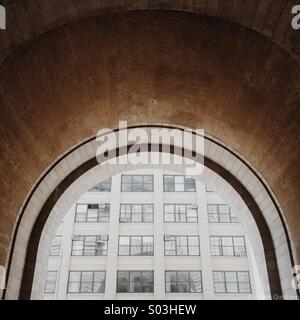 Archway Under Manhattan Bridge, Brooklyn Stock Photo - Alamy
