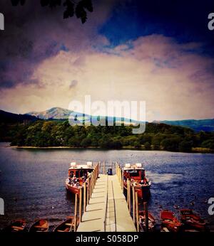 launch jetty on derwent water , keswick , cumbria in late winter Stock ...
