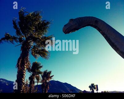 long neck brontosaurus dinosaur Stock Photo - Alamy