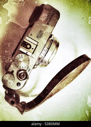 Fuji X100S Retro Style Digital Camera Stock Photo - Alamy