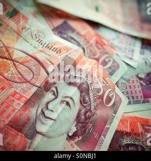 queen on fifty pound note Stock Photo - Alamy