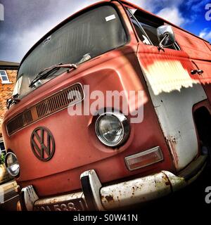 rusty Volkswagen Type 2 van Stock Photo - Alamy