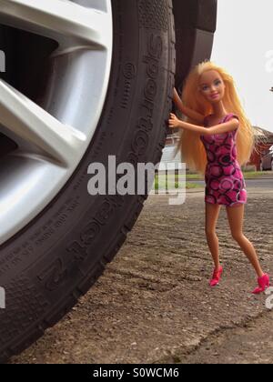 Broken Barbie doll Stock Photo - Alamy