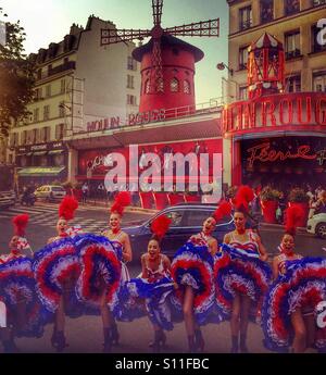 Moulin Rouge dancers Stock Photo - Alamy