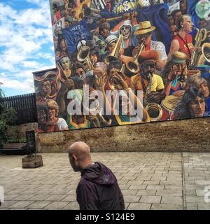 Dalston Peace Mural. Urban art, Urban mural London Stock Photo - Alamy