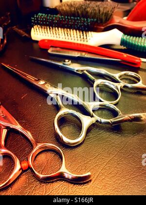 Straight razor and barber scissors Stock Photo - Alamy