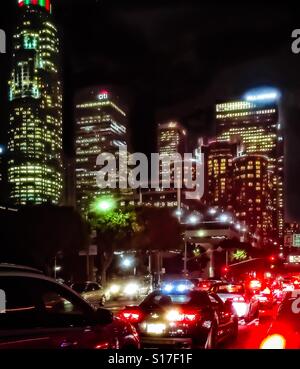 Los Angeles 110 freeway south downtown arrow sign Stock Photo - Alamy