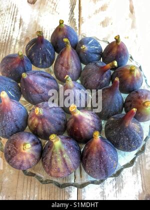Fresh figs freshly picked from tree. Studio shot with natural light ...