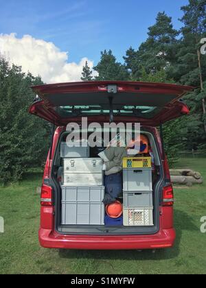 fully packed car Stock Photo - Alamy