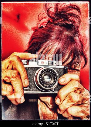 Old vintage camera - Halina 35x rangefinder film camera Stock Photo - Alamy