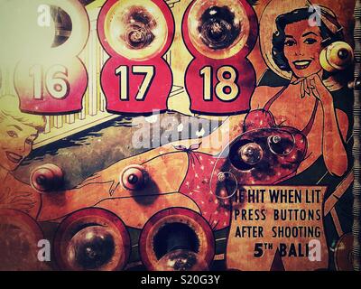 Vintage pinball machine Stock Photo - Alamy
