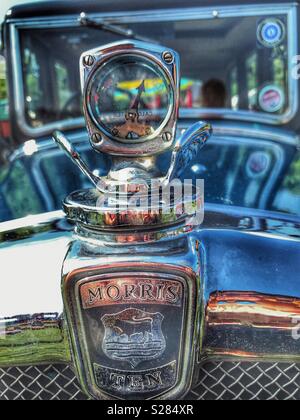 Morris car bonnet badge Stock Photo - Alamy
