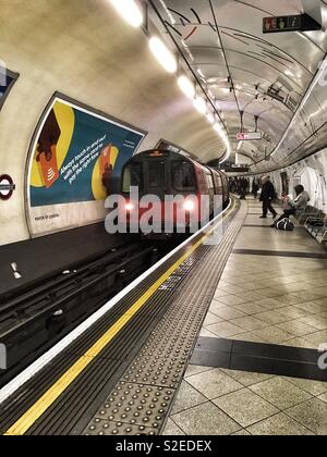 Embankment Underground Tube Station Northern Line Platform, London ...