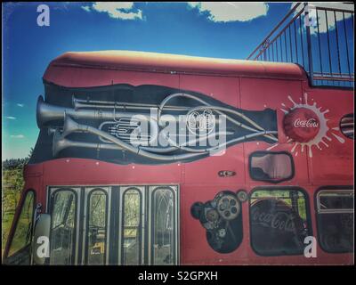 Vintage party bus at Toeka Stoor in Windmeul near Paarl, South Africa ...