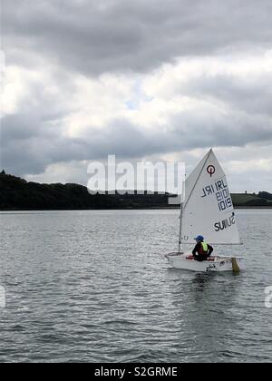 optimist sailing dinghy Stock Photo - Alamy