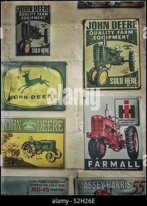 Vintage signs and collectibles at Toeka Stoor in Windmeul near Paarl ...