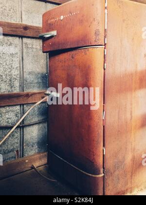 Old rust fridge Stock Photo: 21032588 - Alamy