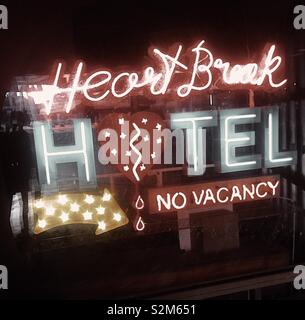 Neon sign: Heartbreak Hotel ‘vacancy’ Stock Photo - Alamy