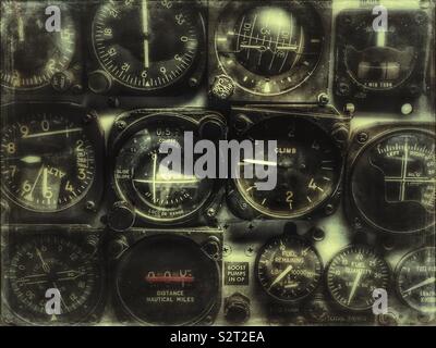 vintage airplane instrument panel Stock Photo - Alamy