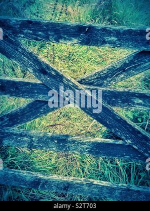 old farm gate Stock Photo - Alamy
