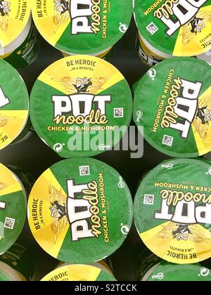 Golden Wonder Pot Noodles Stock Photo - Alamy