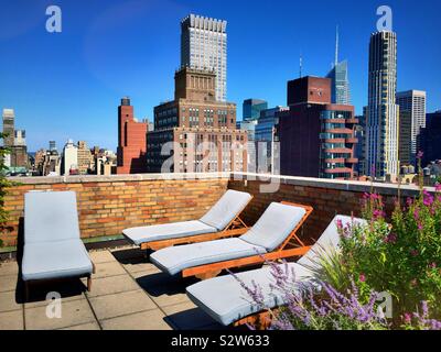 Luxury rooftop sundeck in the Murray Hill neighborhood of Manhattan ...