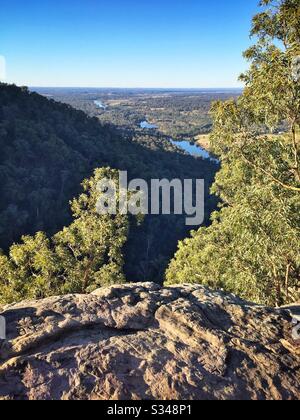 Afternoon light at Yellow Rock Lookout, Yellomundee Regional Park ...