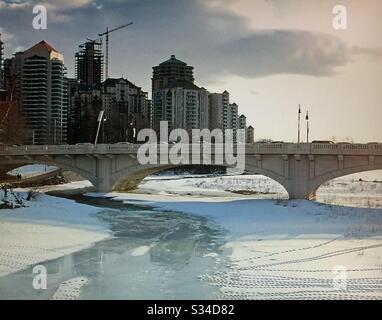 Downtown Calgary, 10th street bridge, Louise bridge, Bow River, Calgary ...