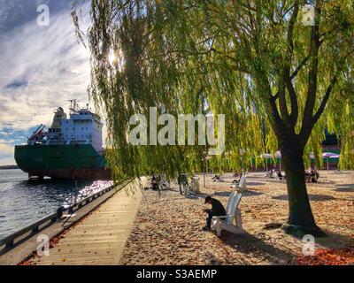 Sugar Beach on Toronto’s waterfront Stock Photo - Alamy