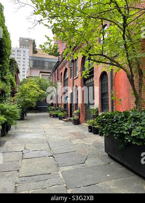 Sniffen Court Mews, Murray Hill Historic District, NYC, USA Stock Photo ...