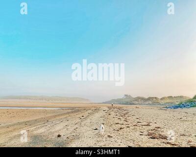 View of Traeth Crigyll beach, Rhosneigr, Anglesey, North Wales, UK ...