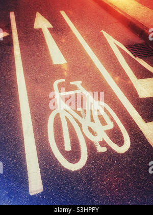 Symbol to indicate the road for bicycle Stock Photo - Alamy