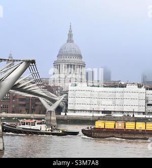 Early morning and the Millennium Dome Stock Photo - Alamy