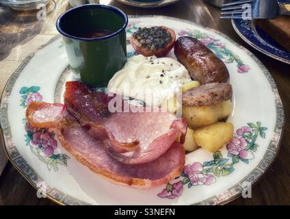 Full English Breakfast bacon poached egg sausage mushrooms baked beans ...