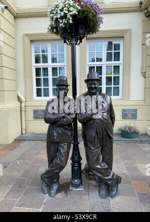 Bronze Statue of Stan Laurel and Oliver Hardy, Ulverston Stock Photo ...