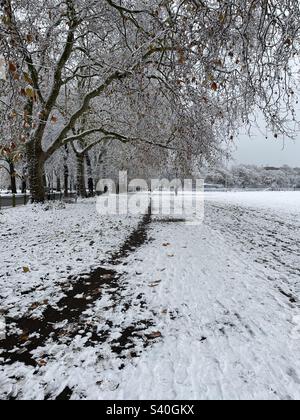 Clapham Common in the snow Stock Photo - Alamy