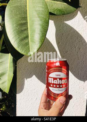 Spanish Mahou beer Stock Photo - Alamy