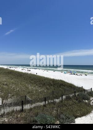 Destin, Florida white sand beach shoreline Stock Photo - Alamy