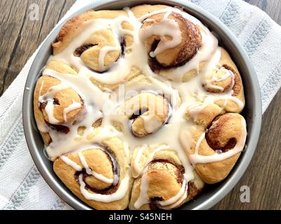 Freshly baked round rolls on tea towel, bread, food photography Stock ...