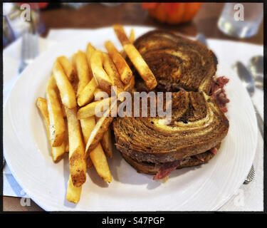 Rubin sandwich and fries Stock Photo - Alamy