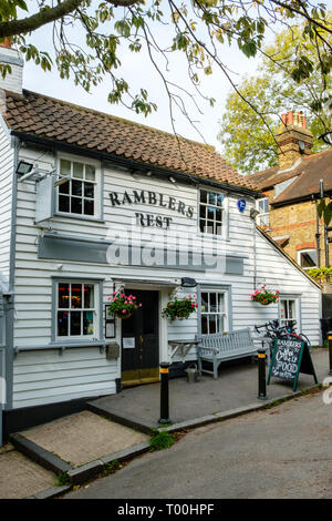 Mill Place and The Ramblers Rest pub in snow at Chislehurst, Kent ...