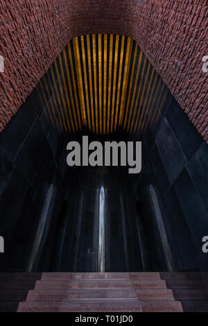 NOA Building, Minato-Ku, Tokyo, Japan. Designed by Seiichi Shirai ...