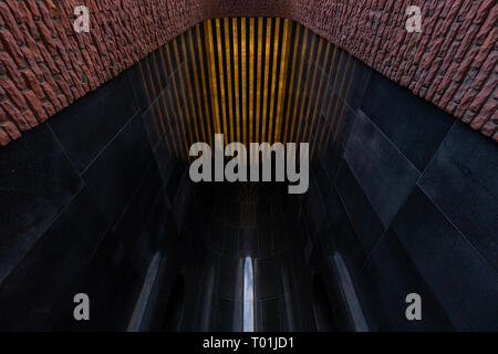 NOA Building, Minato-Ku, Tokyo, Japan. Designed by Seiichi Shirai ...