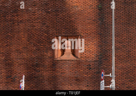 NOA Building, Minato-Ku, Tokyo, Japan. Designed by Seiichi Shirai ...