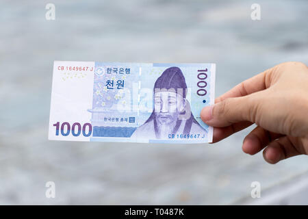 1000 Won bill paper money from South Korea Stock Photo: 12651118 - Alamy