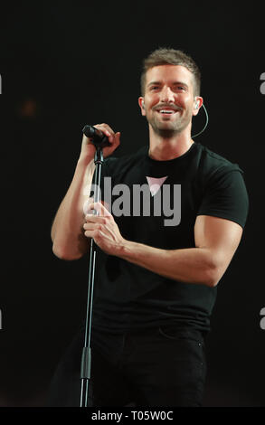 Florida, USA. 16th Mar, 2019. Fher Olvera of Mana backstage with Pablo ...