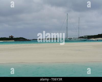 The Sand Bar, one of Exumas’ most popular attractions in the Bahamas ...
